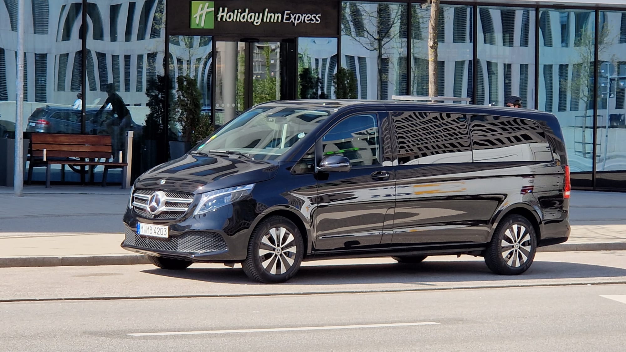 Preisrechner Business-Shuttle, Taxi, Limousine - BlackEasyRide